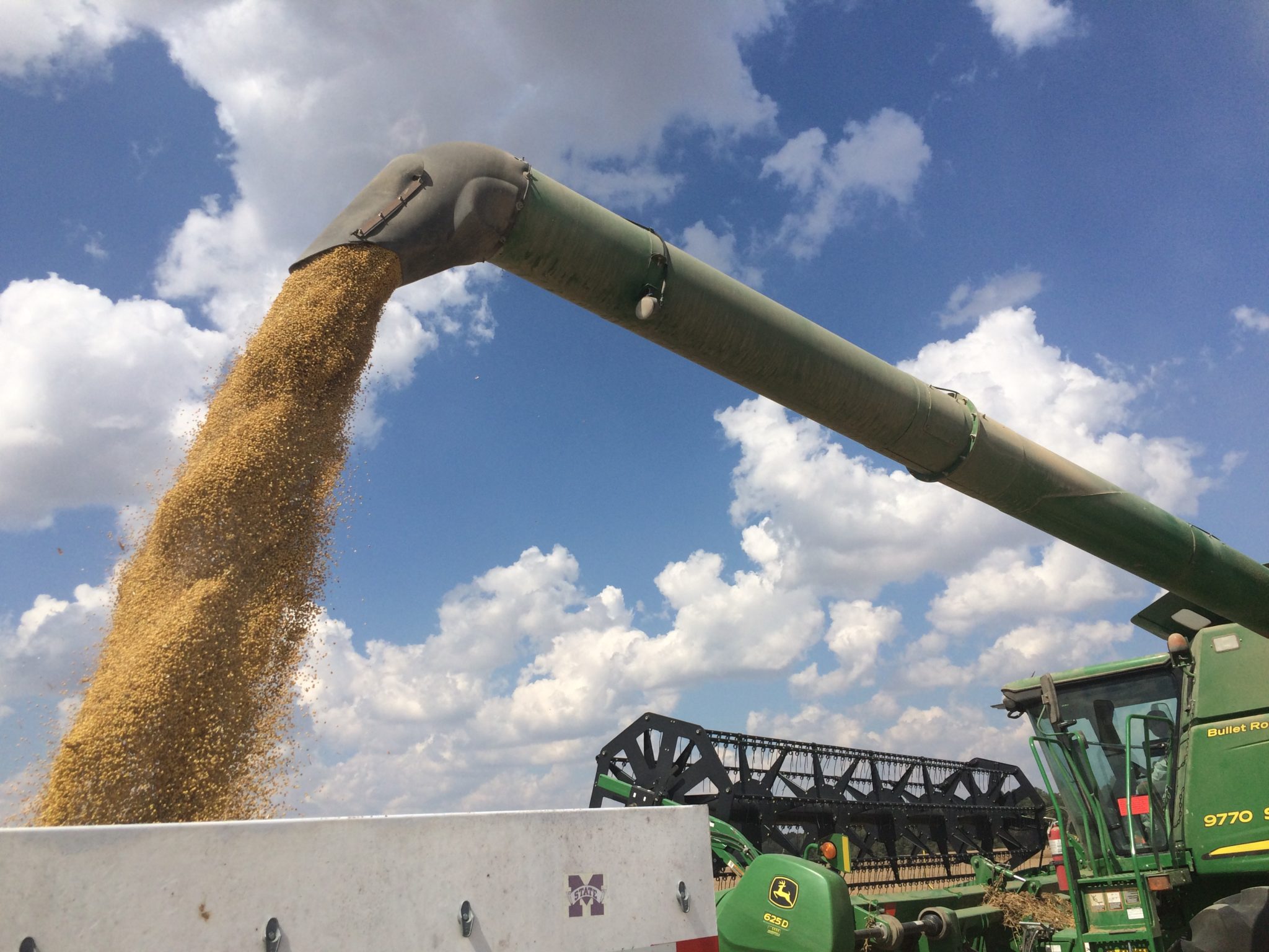 Combine dump | Mississippi Crop Situation